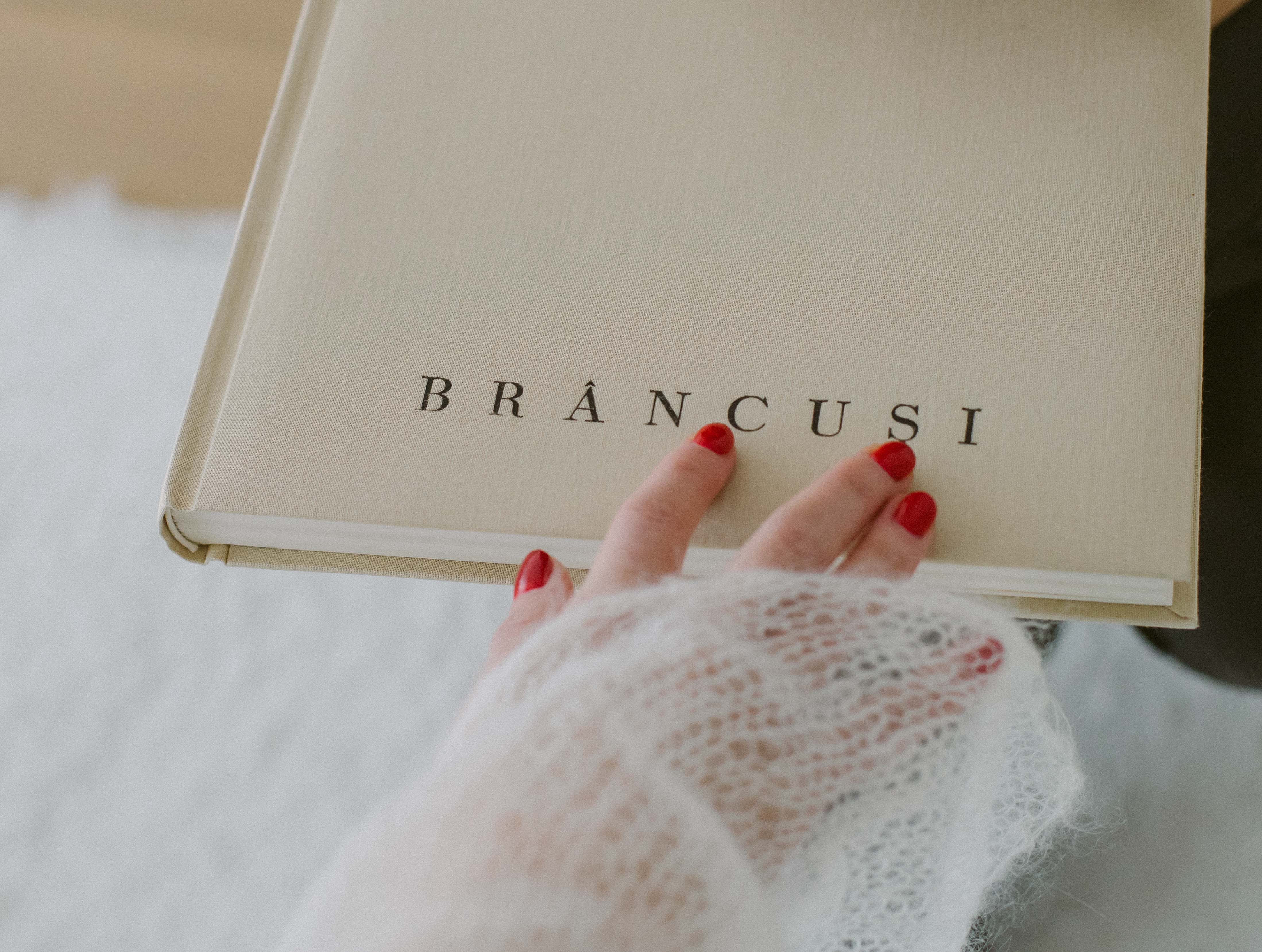 AIRE Official Store - Premium knitwear and Leather Goods